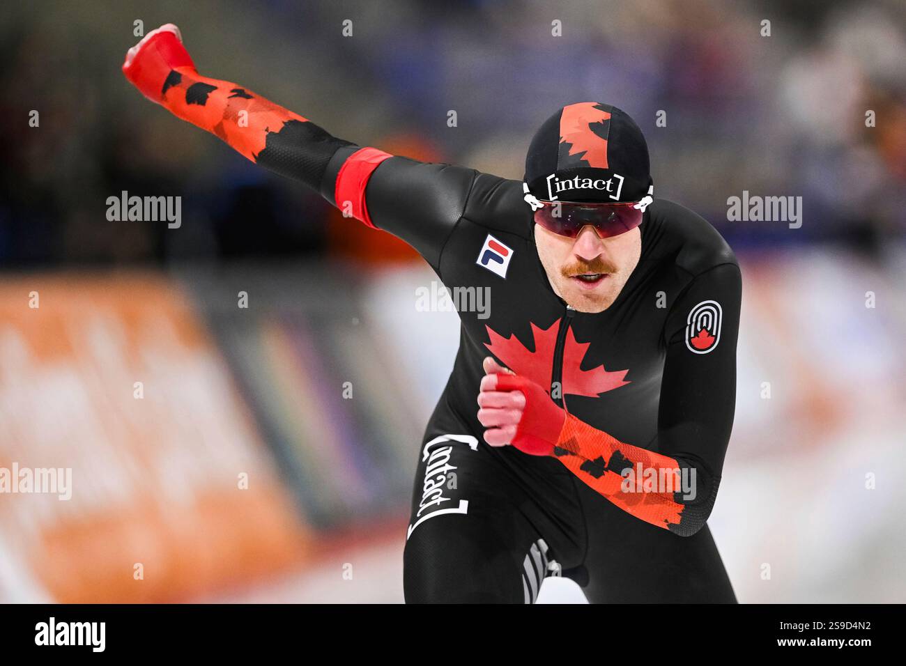 CALAGARY, AB - JANUARY 25: Graeme Fish (CAN) races during the 10000m ...