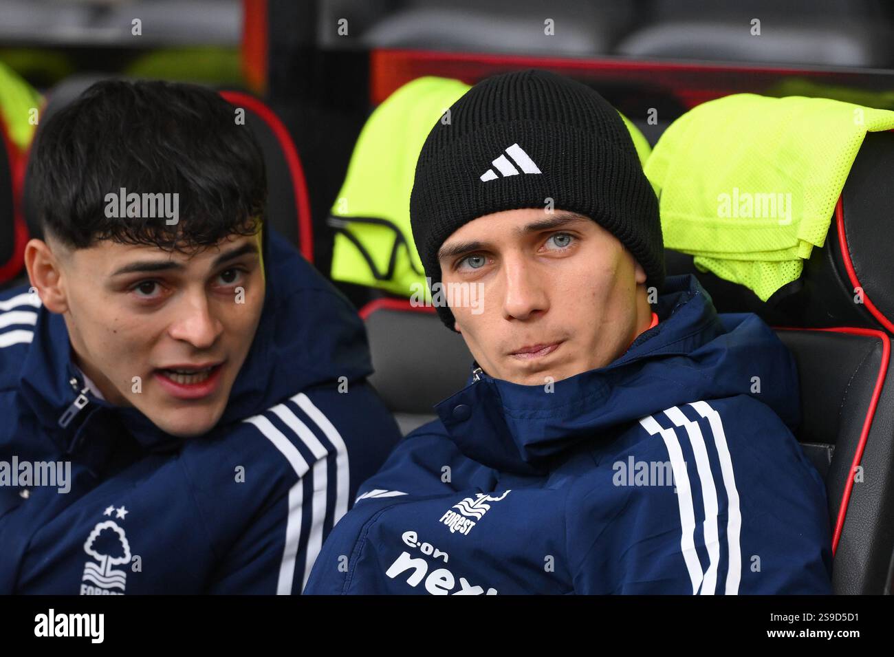 Nicolas Dom’nguez of Nottingham Forest and Ram—n Sosa of Nottingham Forest during the Premier ...
