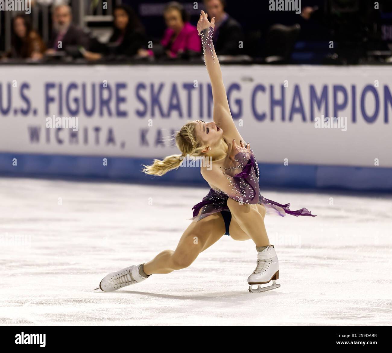 January 24, 2025, Wichita, Kansas, USA: AMBER GLENN performs the free ...