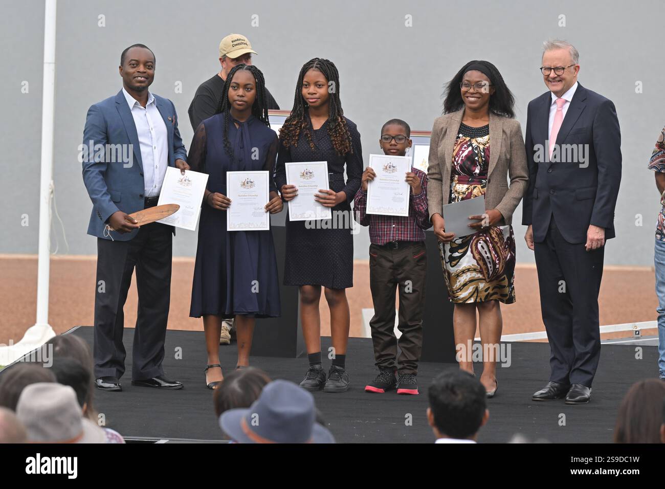 Dad Chidi Alozie, wife Veronica Alozie and kids Favour, Precious and ...