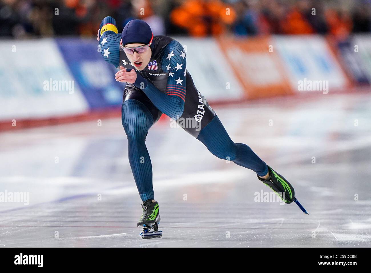 CALGARY, CANADA - JANUARY 25: Jordan Stolz of United States of America ...