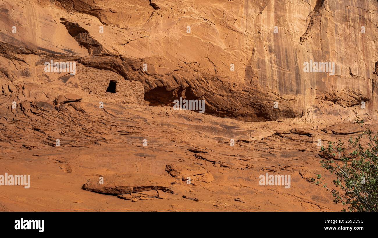 Mystery Valley, near Monument Valley Tribal Park Stock Photo - Alamy