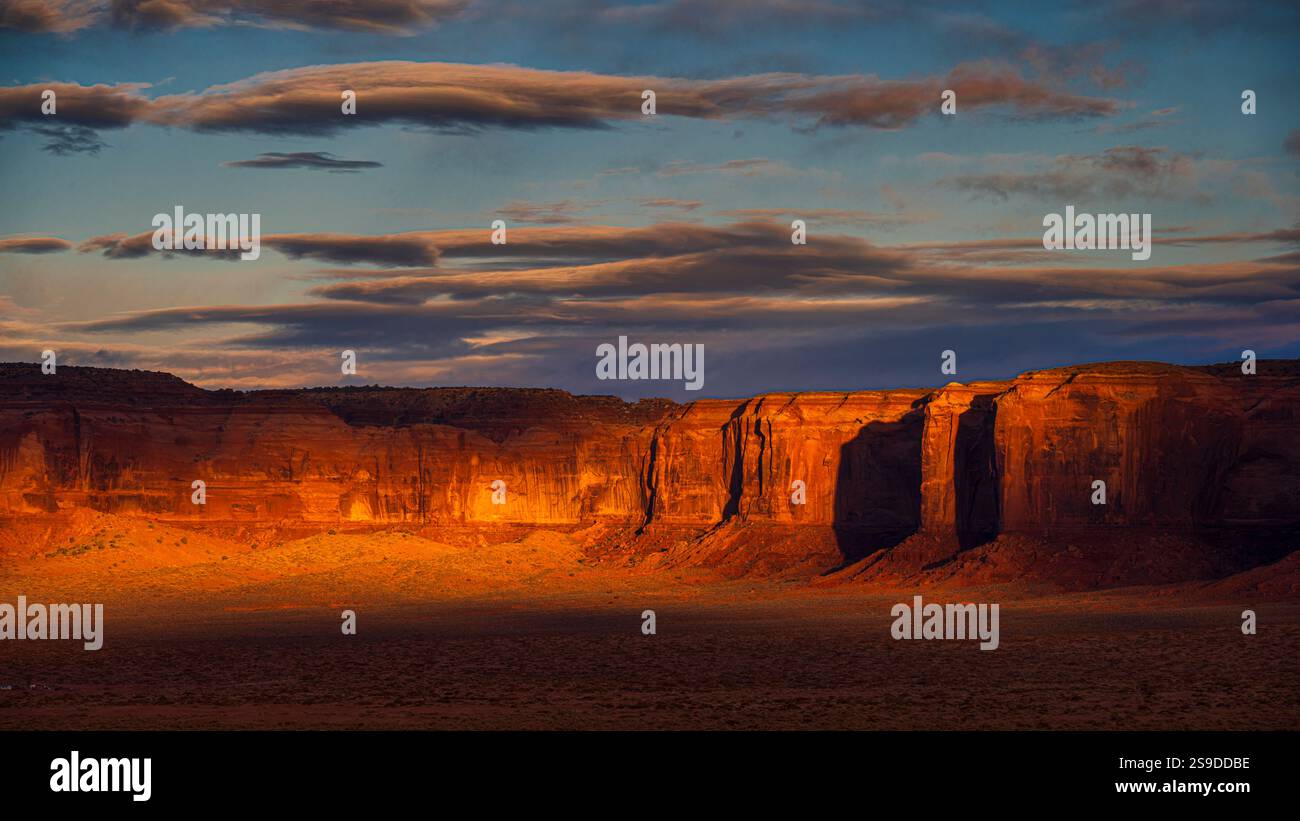 Mystery Valley, near Monument Valley Tribal Park Stock Photo - Alamy