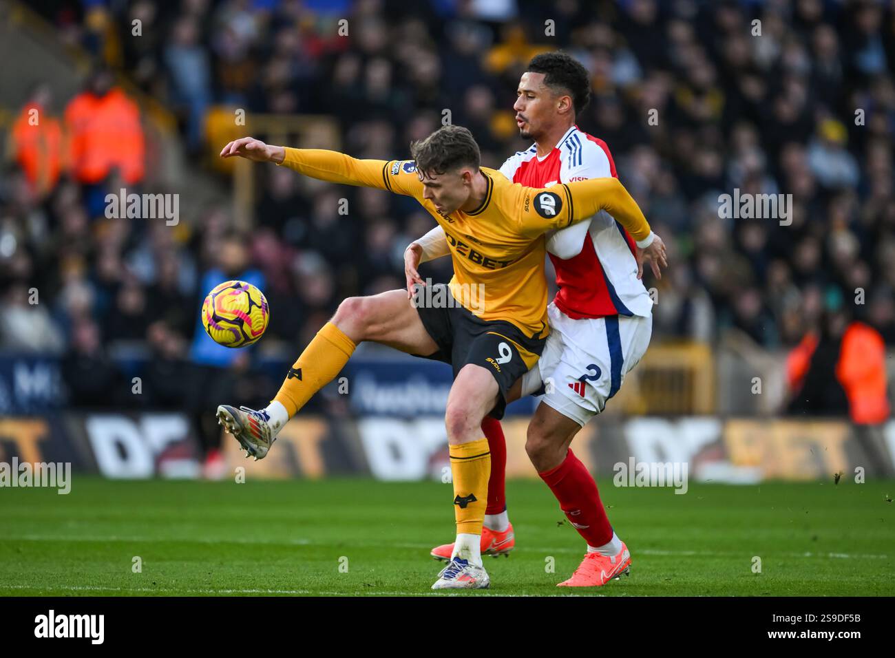 Jörgen Strand Larsen of Wolverhampton Wanderers and William Saliba of ...