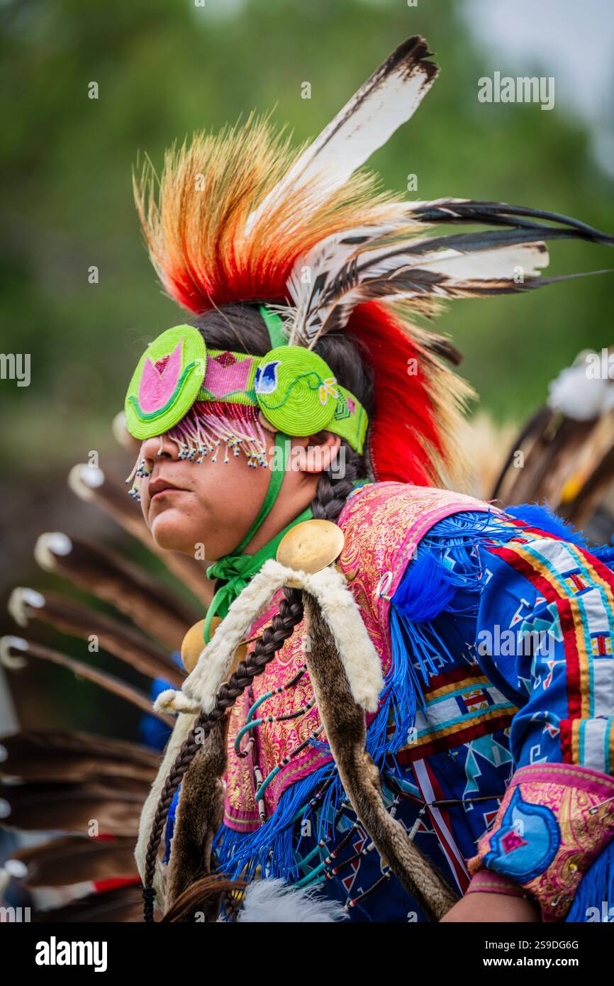 Male Dancer performing at the Mission San Luis Rey Pow Wow Stock Photo - Alamy