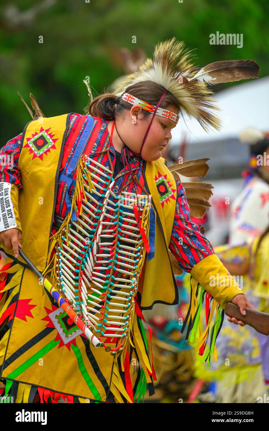 Male Dancer performing at the Mission San Luis Rey Pow Wow Stock Photo - Alamy