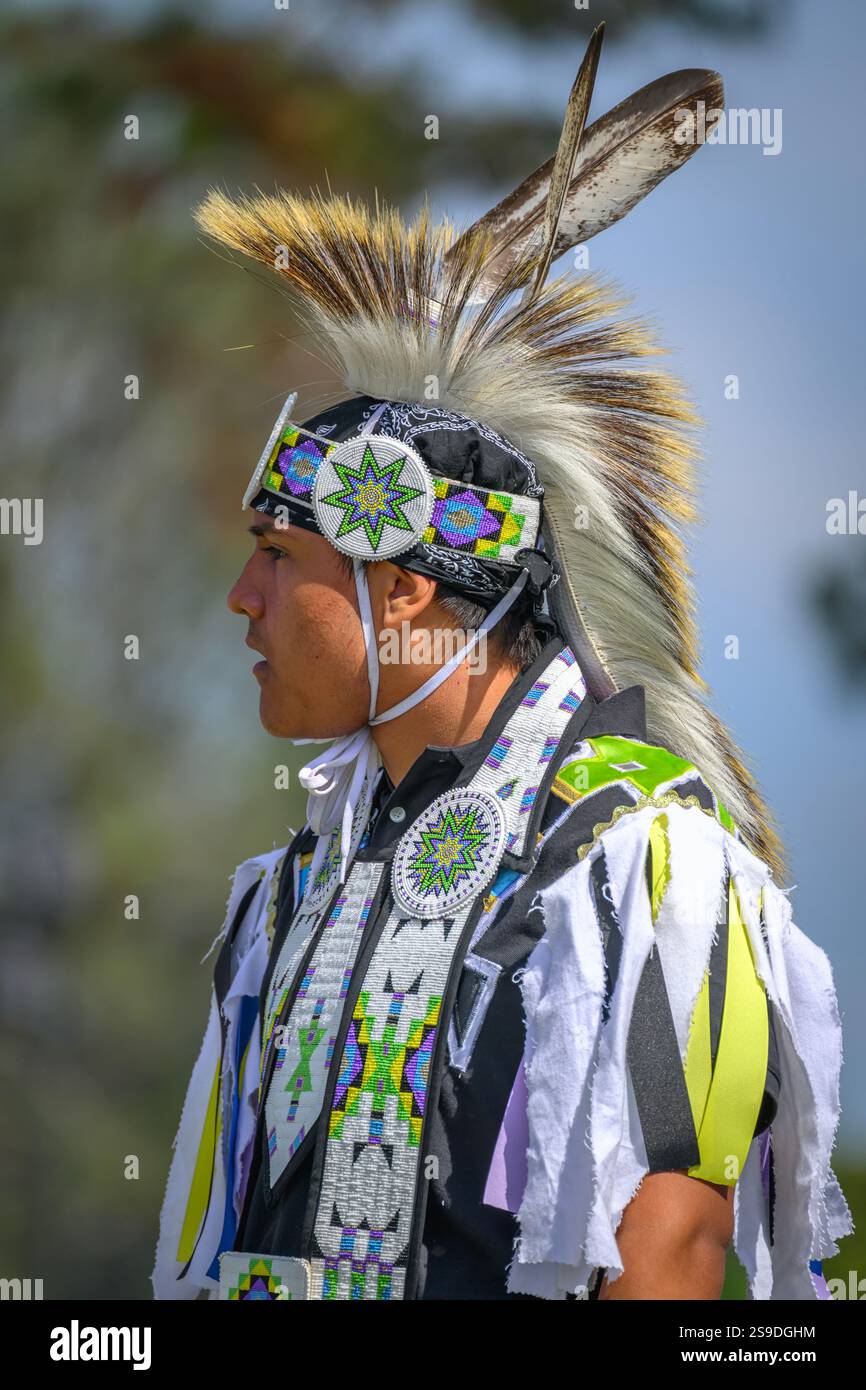 Male Dancer performing at the Mission San Luis Rey Pow Wow Stock Photo - Alamy