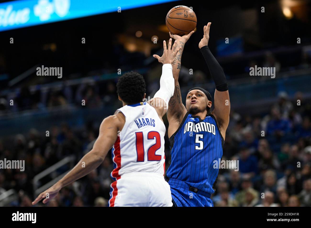 Orlando Magic forward Paolo Banchero (5) looks to shoot in front of Detroit Pistons forward ...