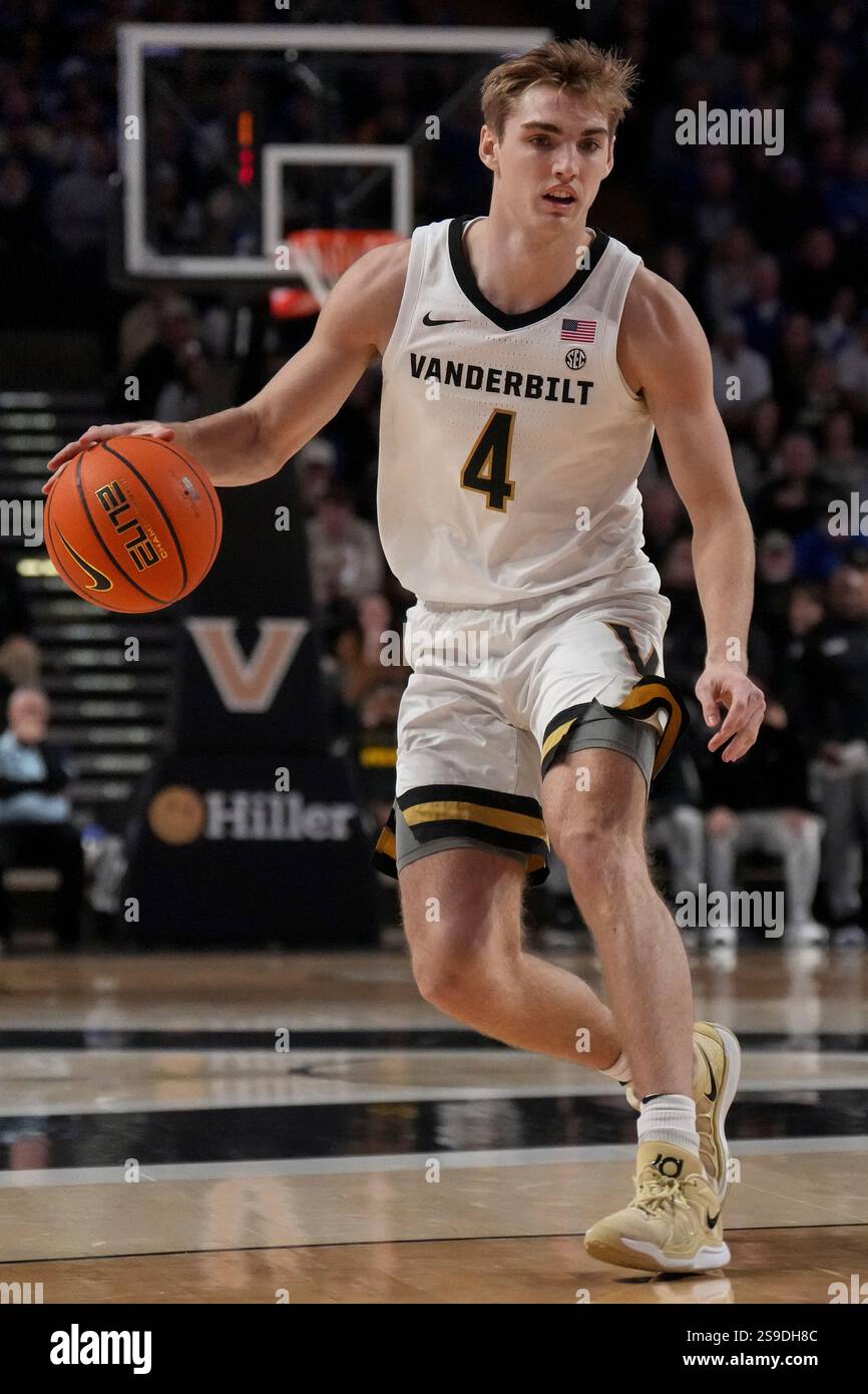 Vanderbilt guard Grant Huffman (4) plays during the first half of an ...