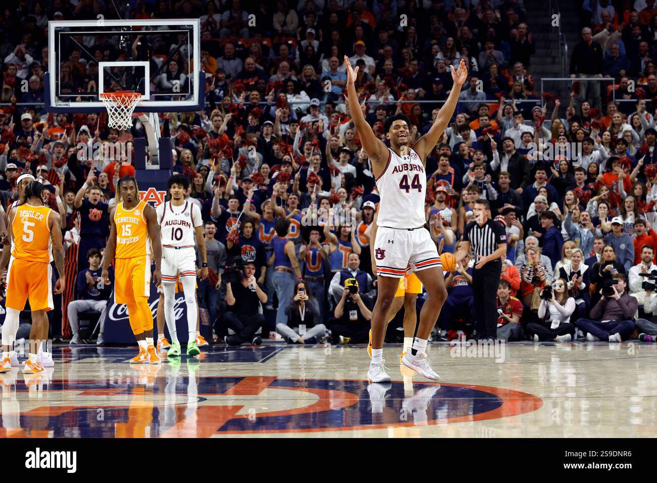 Auburn center Dylan Cardwell (44) reacts after scoring a basket during ...