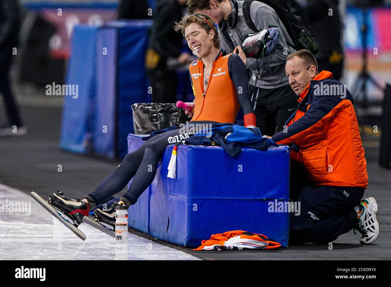 CALGARY, CANADA - JANUARY 25: Jorrit Bergsma of Netherlands competing during the ISU World Cup ...