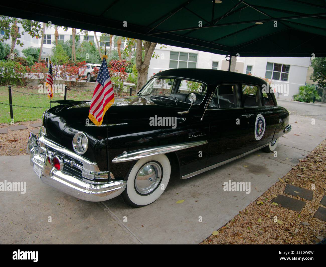 1950 black Cosmopolitan Lincoln Limousine from President Harry Truman's ...