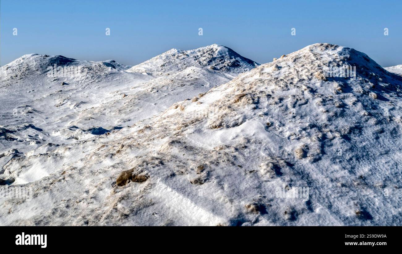 Frozen ice formations & caves along the Ontario shore of Lake Huron ...