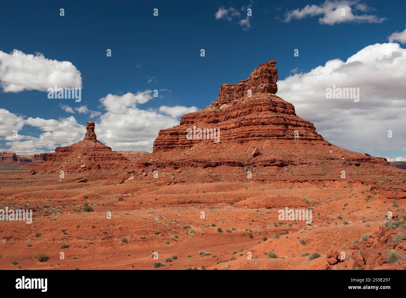 Rooster Butte (L) and Setting Hen (R), two sandstone features in Utah's ...