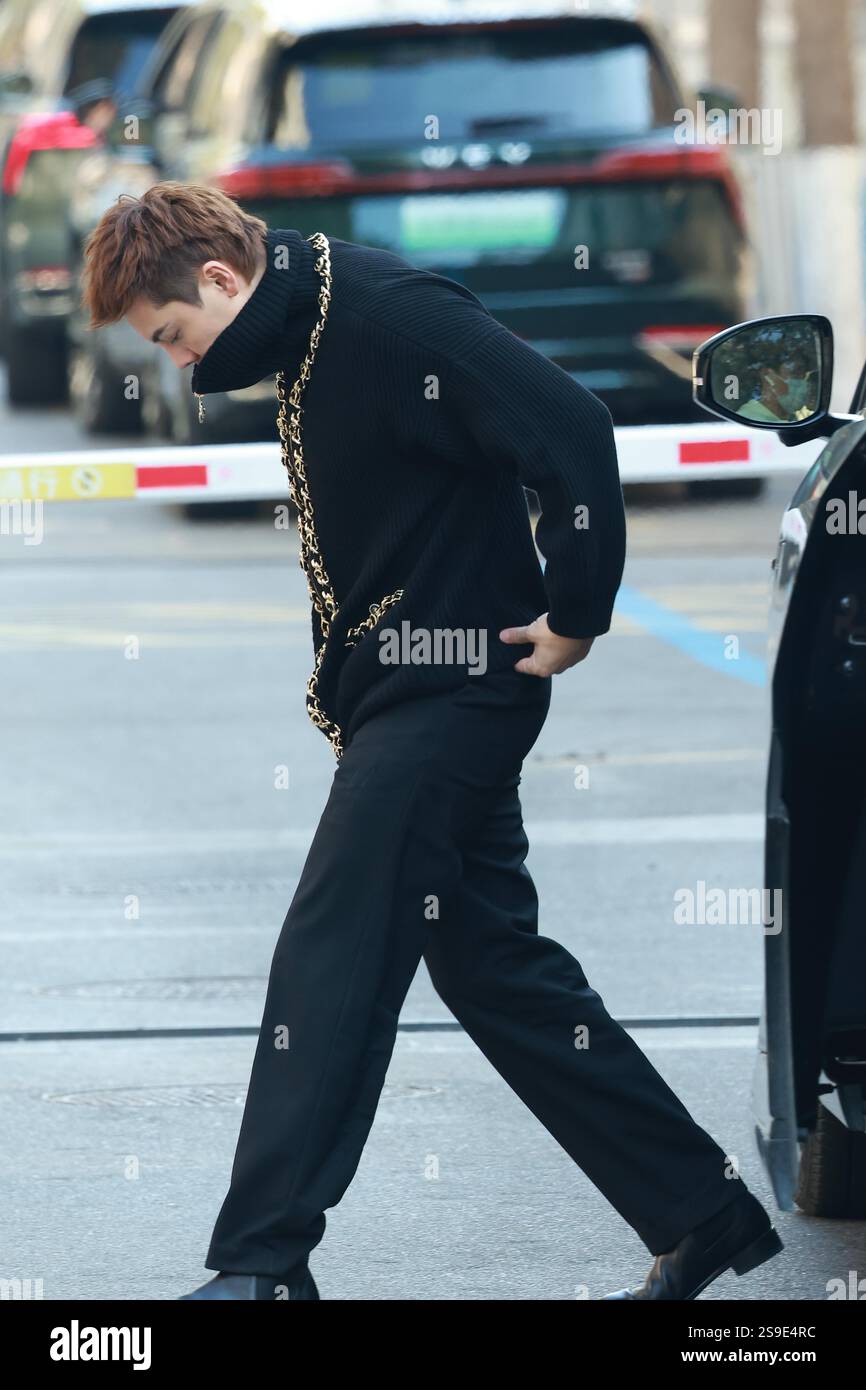 Hong Kong singer, dancer and actor William Chan appears in Beijing ...