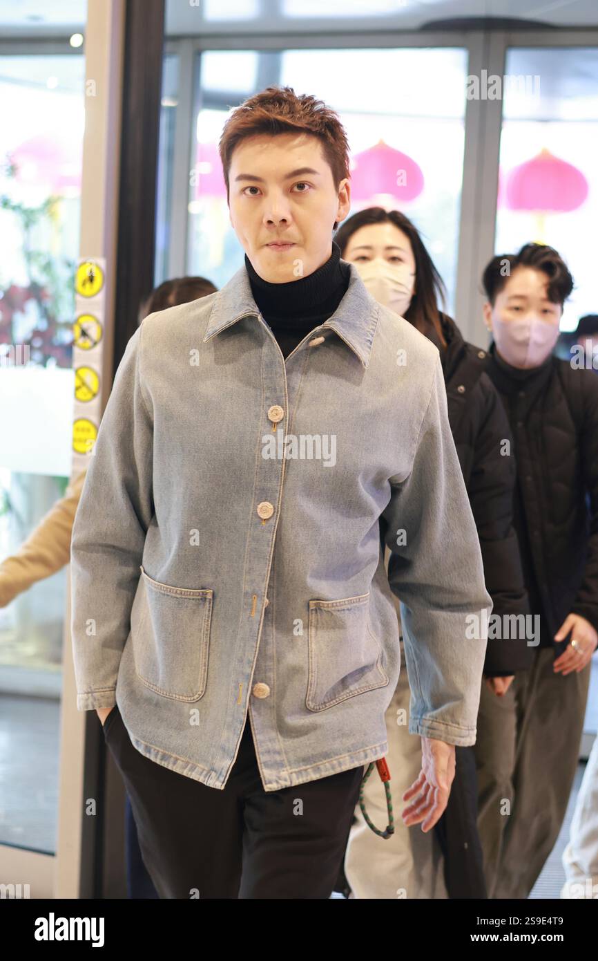 Hong Kong singer, dancer and actor William Chan appears in Beijing ...