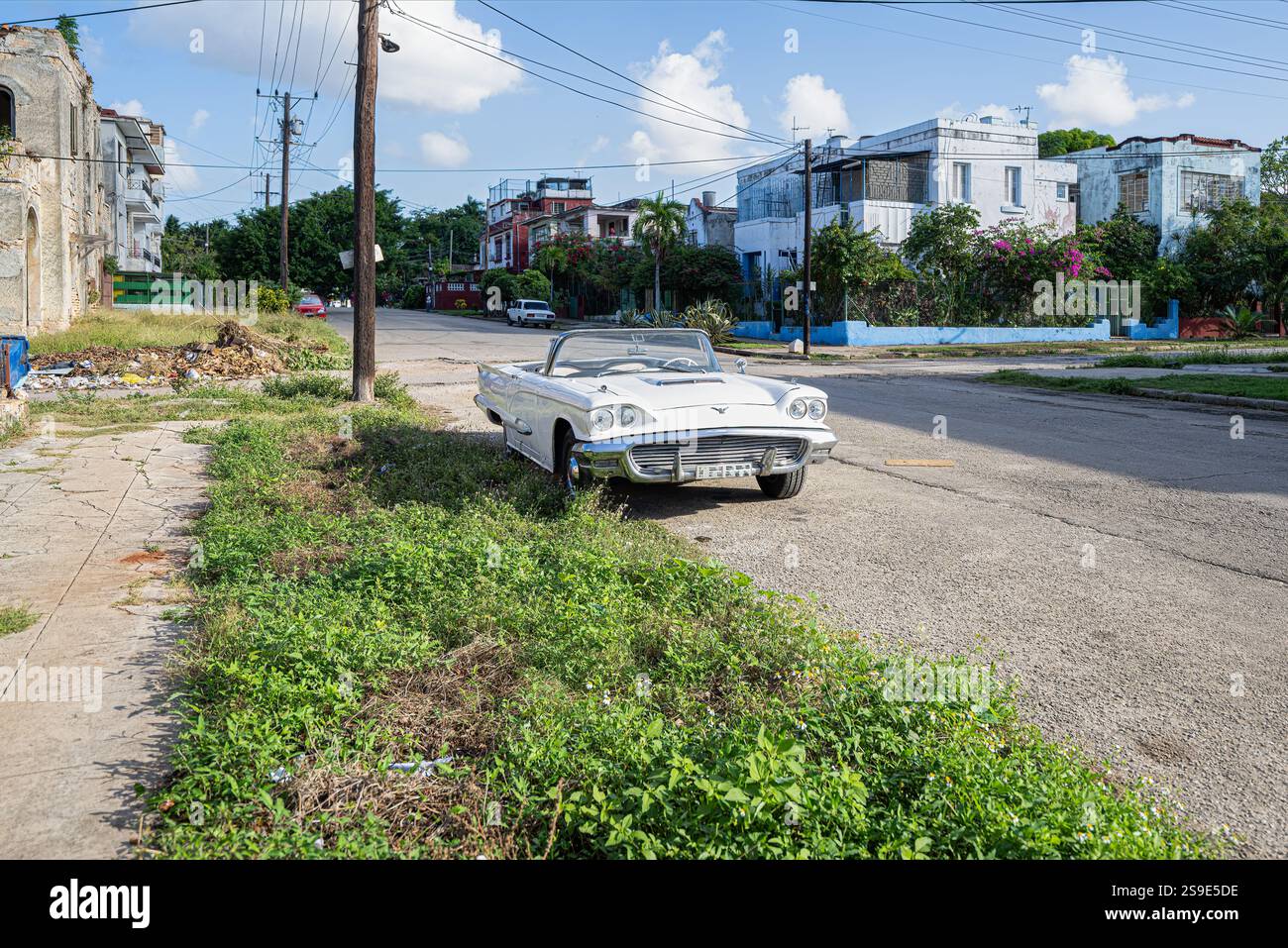 Ford Thunderbird 1959 in the better district of Havana. Cuba Stock ...
