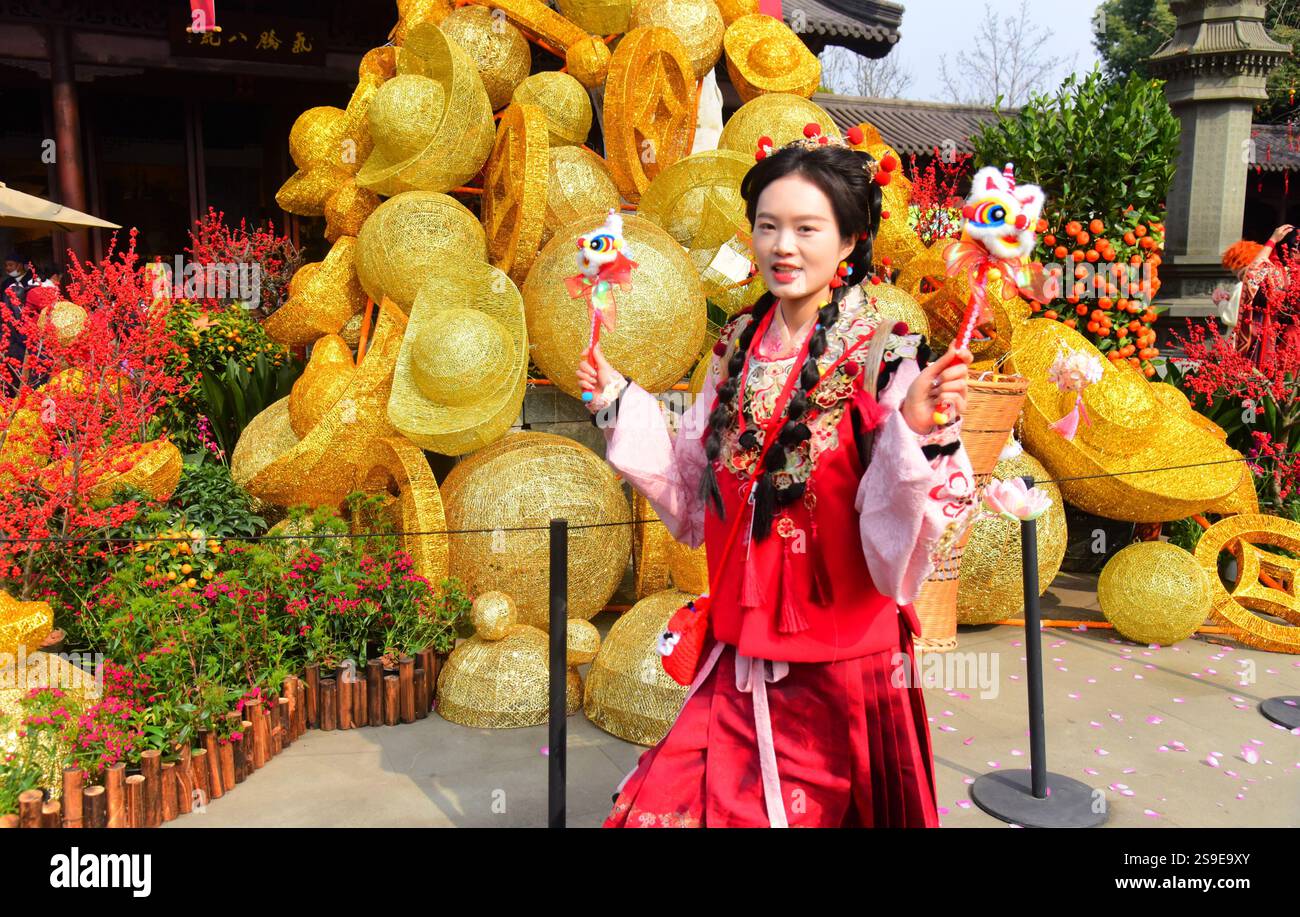 The 2025 West Lake Spring Flower Show kicks off in Hangzhou City, east ...