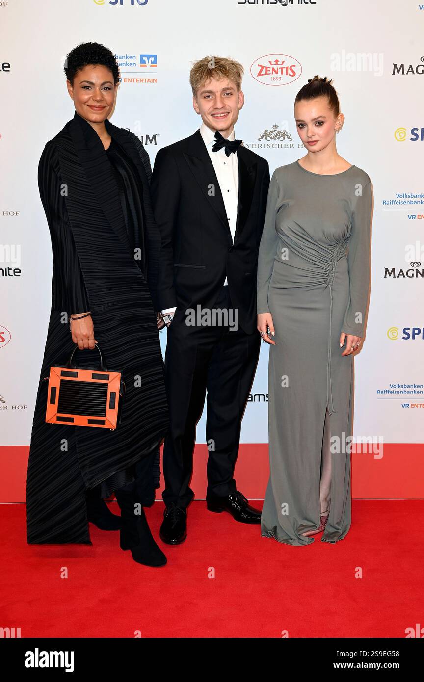 Merle Grimme, Julius Gause und Maja Bons beim 49. Deutschen Filmball ...
