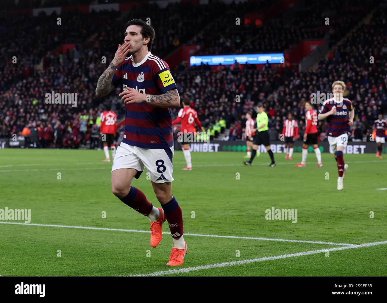 Southampton, England, 25th January 2025. Newcastle's Sandro Tonali ...