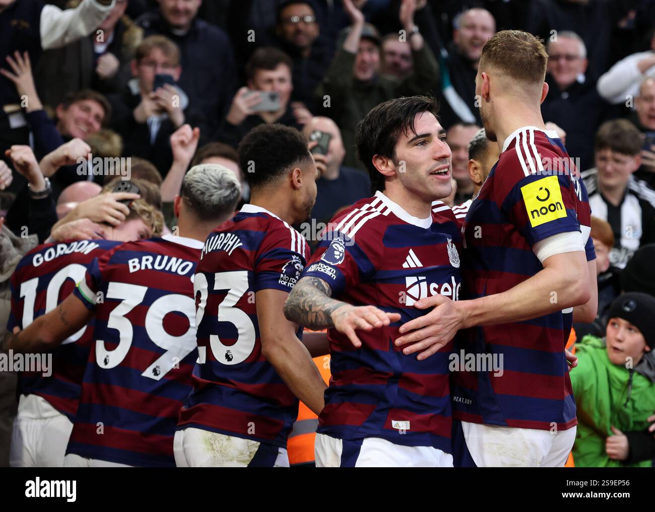 Southampton, England, 25th January 2025. Newcastle's Sandro Tonali ...