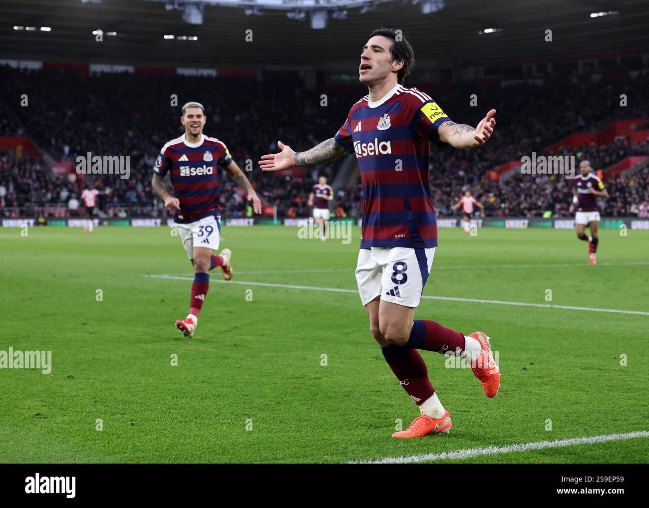 Southampton, England, 25th January 2025. Newcastle's Sandro Tonali ...