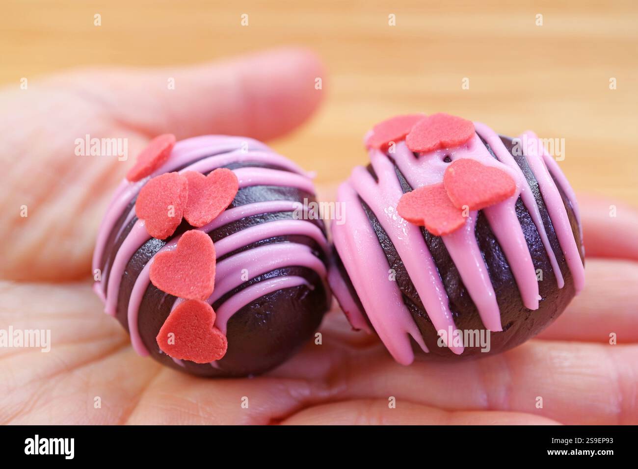 Heap brown ball shaped sweets hi-res stock photography and images - Alamy