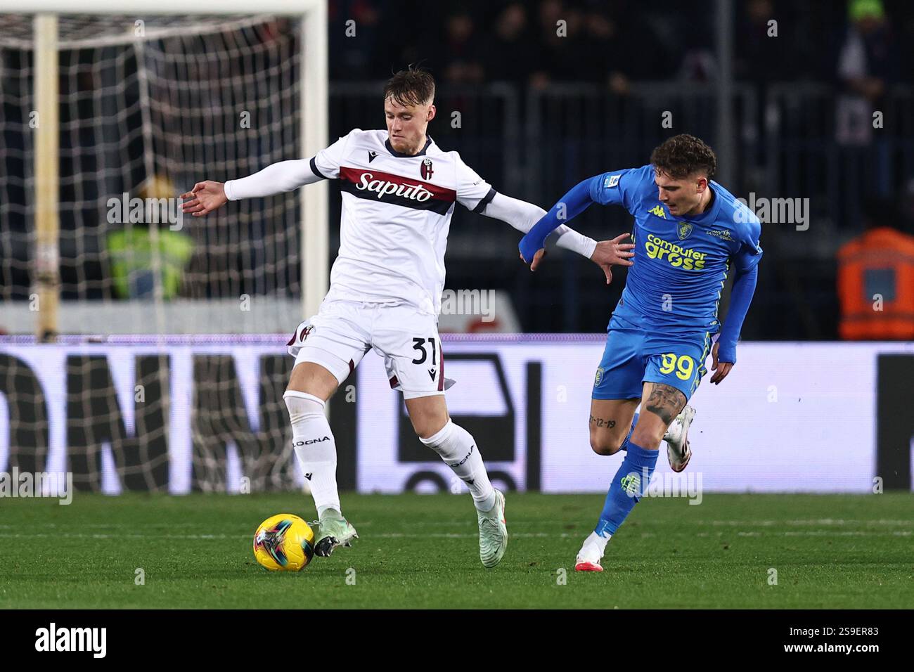 Sam Beukema (Bologna)Sebastiano Esposito (Empoli) during the Italian ...
