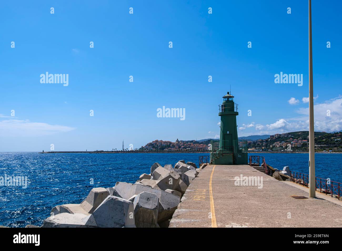 Molo di levante hi-res stock photography and images - Alamy