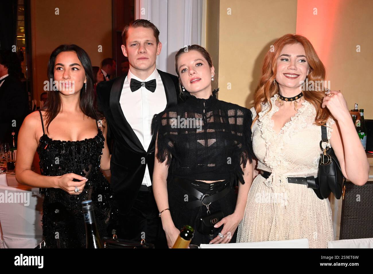Gizem Emre, Max von der Groeben, Jella Haase und Palina Rojinski beim ...