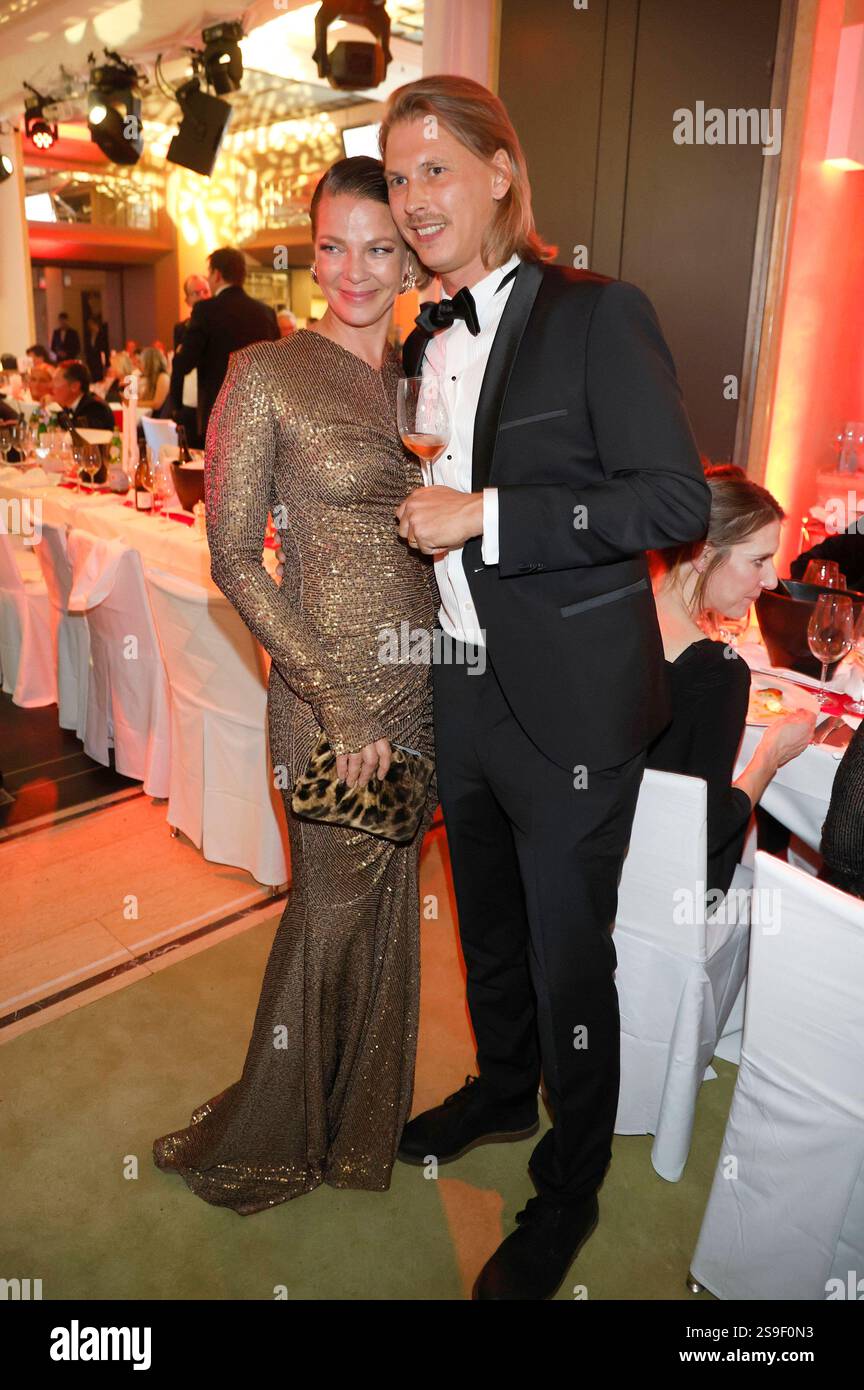 Jessica Schwarz mit Ehemann Louis-Freytag Beckmann beim 49. Deutschen ...