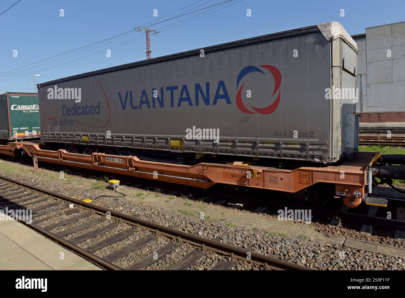 Low floor specialist railway wagon for carrying artic lorry trailer at ...