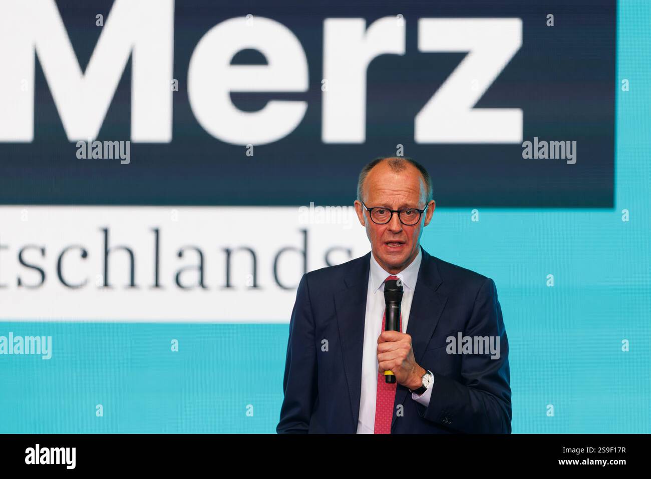 26 January 2025, North Rhine-Westphalia, Heek: Chancellor candidate ...