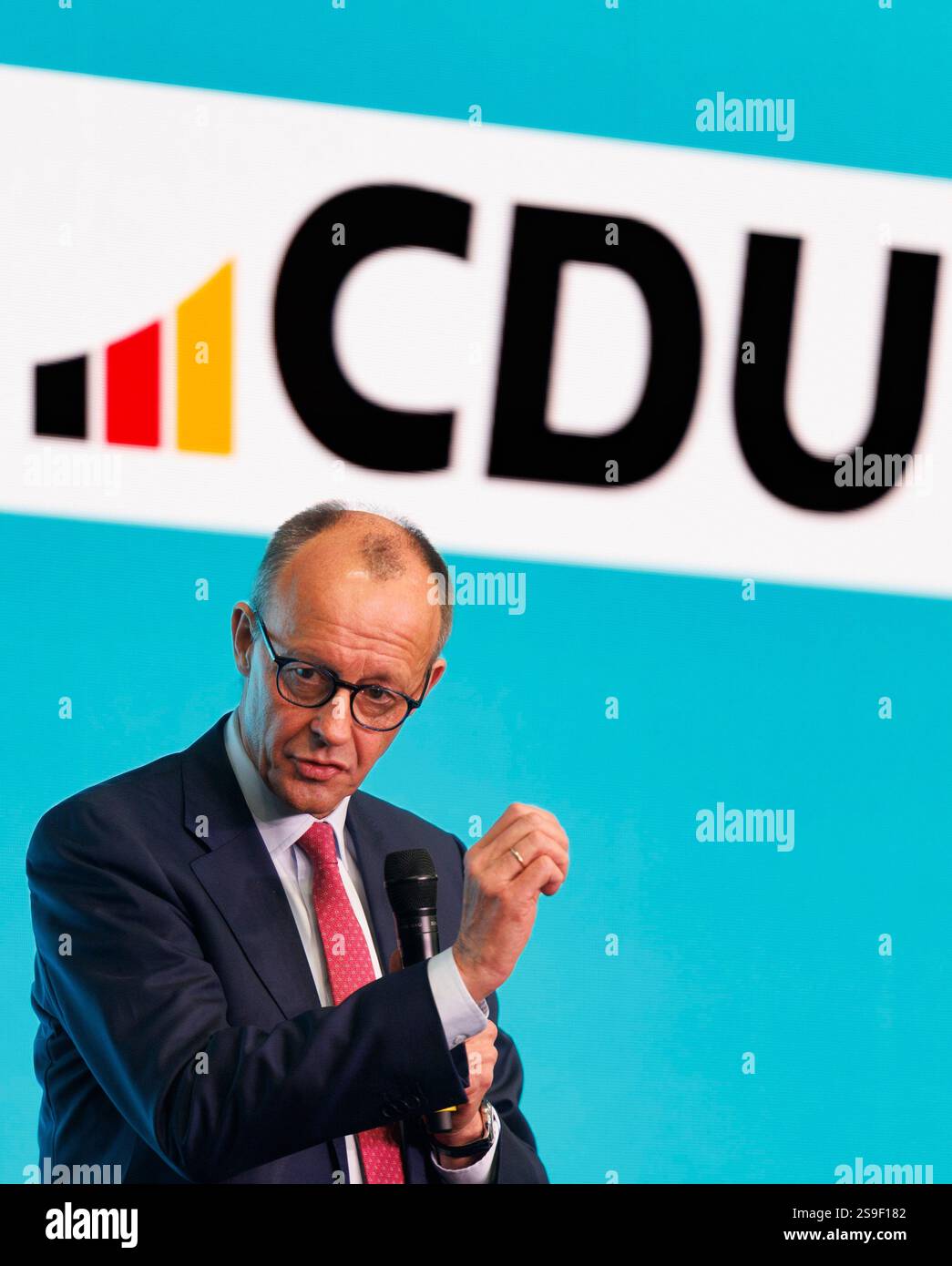 26 January 2025, North Rhine-Westphalia, Heek: Chancellor candidate ...
