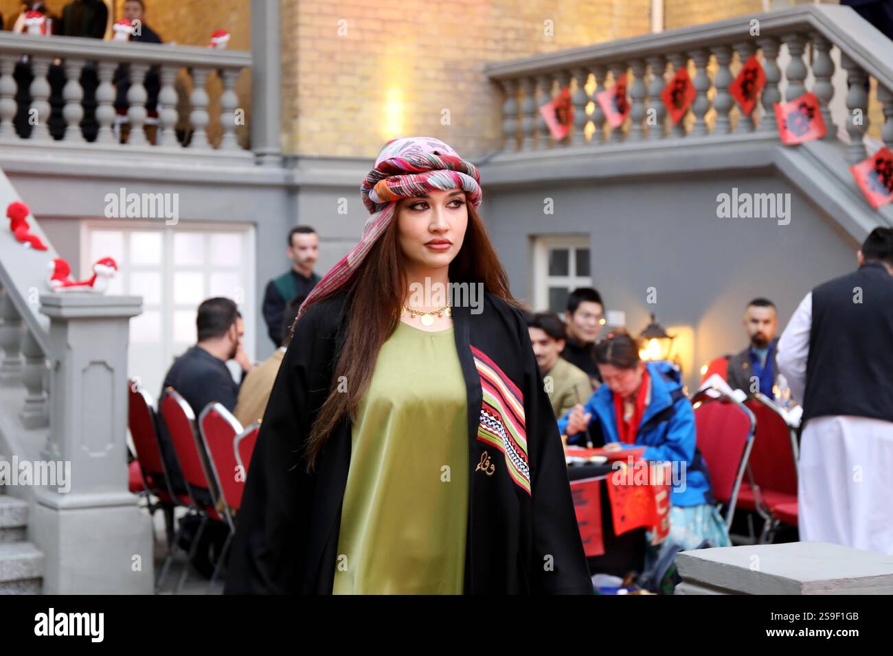 (250126) -- BAGHDAD, Jan. 26, 2025 (Xinhua) -- A model displays ...