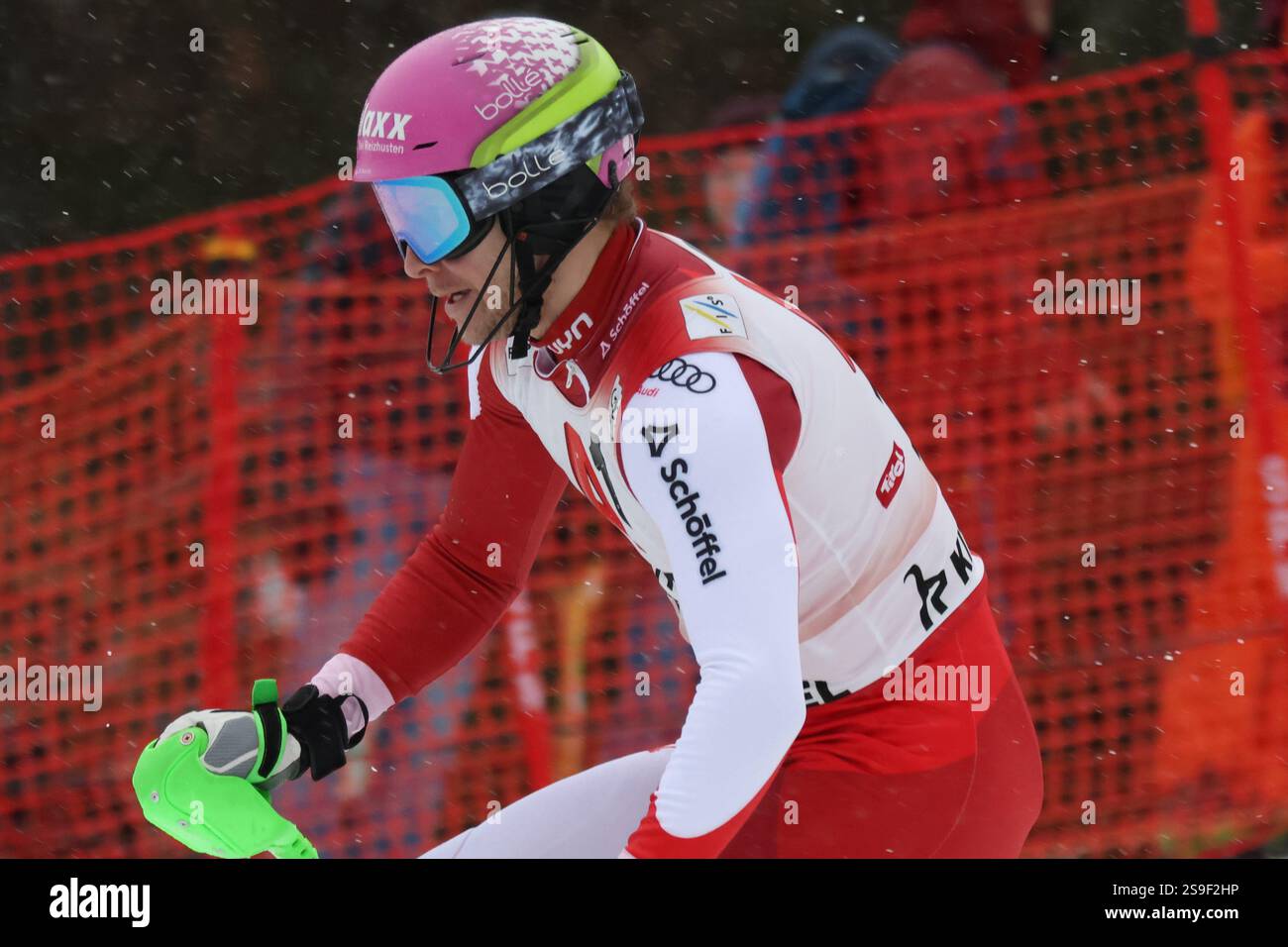 KITZBUEHEL, AUSTRIA - JANUARY 26: Dominik Raschner of Austria during ...