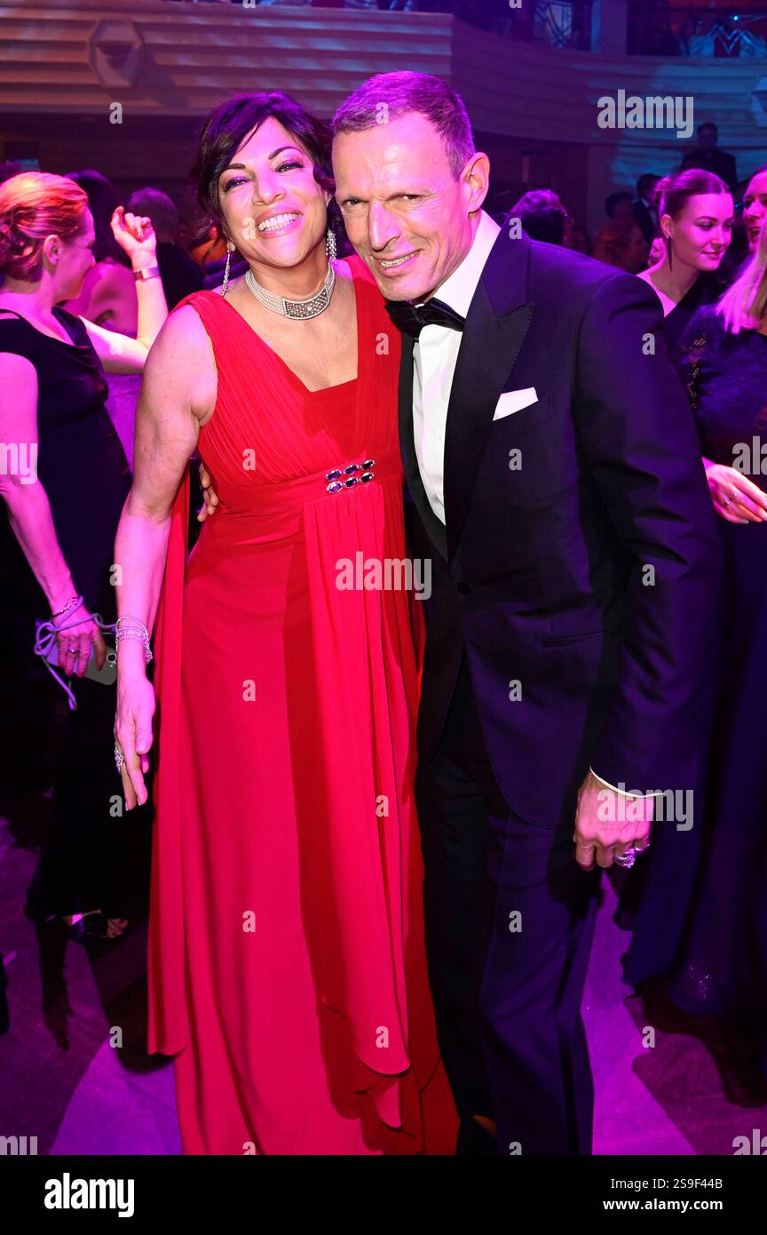 Alice Brauner mit Ehemann Michael Zechbauer beim 49. Deutschen Filmball ...