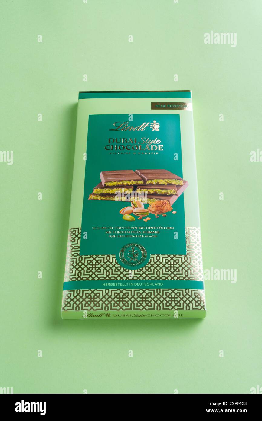 14 January 2025, PORTO-PORTUGAL: Lindt Dubai style chocolate bar on the ...