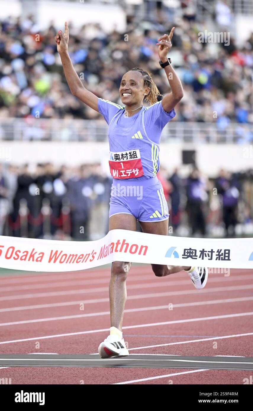 Ethiopia's Workenesh Edesa wins the Osaka Women's Marathon, crossing ...