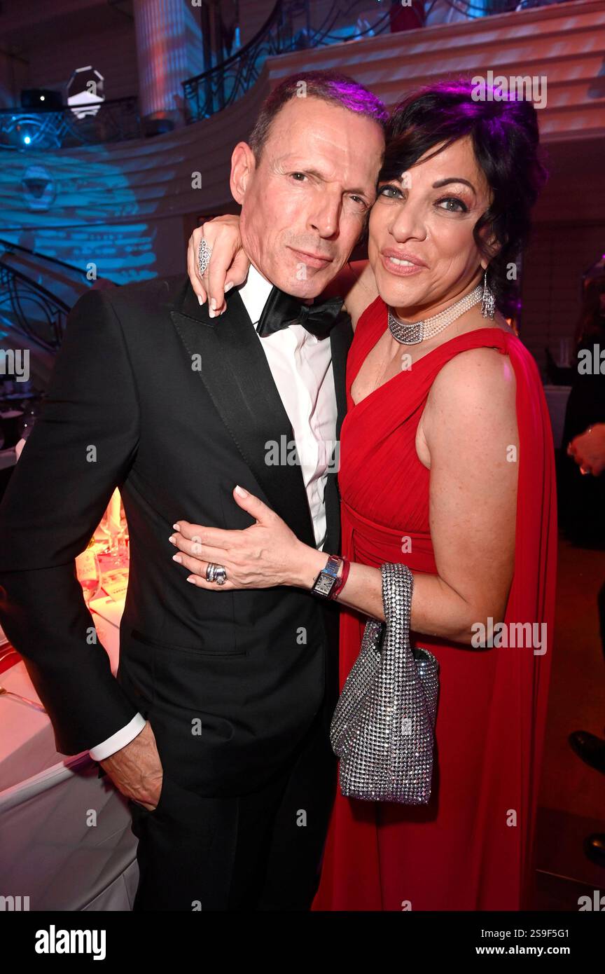 Alice Brauner mit Ehemann Michael Zechbauer beim 49. Deutschen Filmball ...