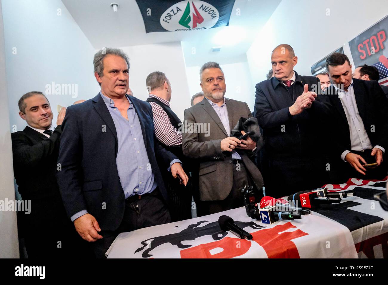 riunione dei leader dei movimenti nazionalisti europei di Alliance for ...