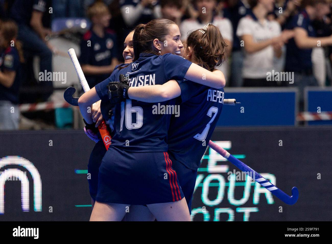 Alexine Matthysen (Mannheimer HC #16) & Charlotte Hendrix (Mannheimer ...