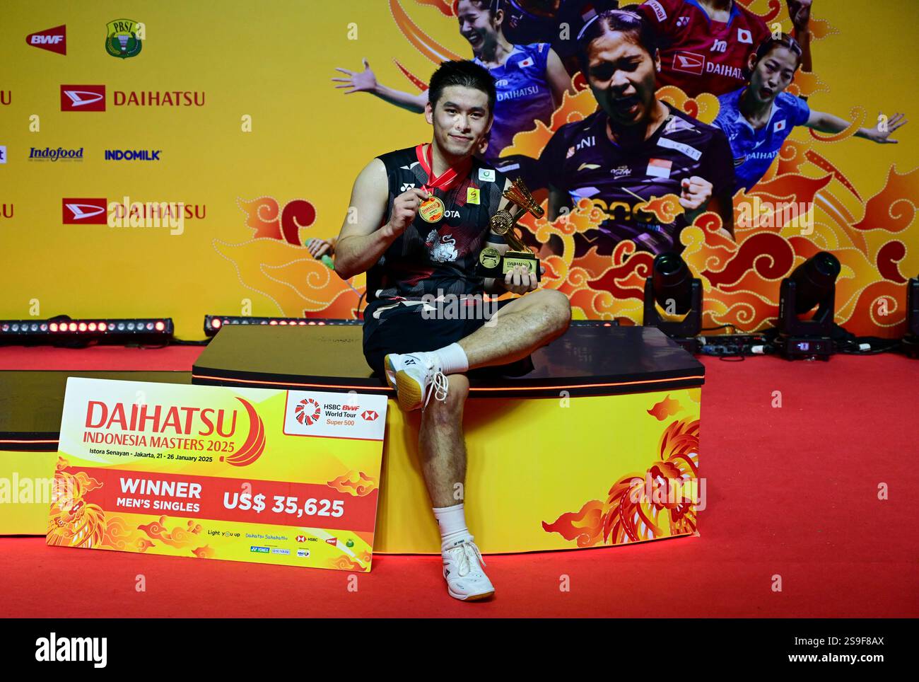Jakarta, Indonesia. 26th Jan, 2025. (250126) -- JAKARTA, Jan. 26, 2025 (Xinhua) -- Winner ...