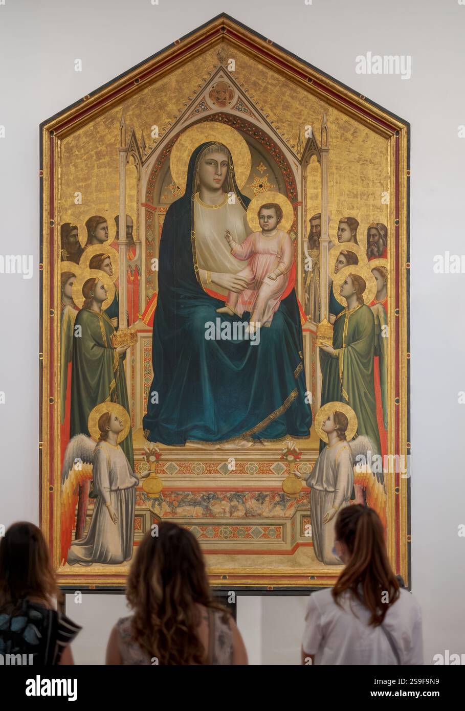 Visitor in front painting hi-res stock photography and images - Alamy