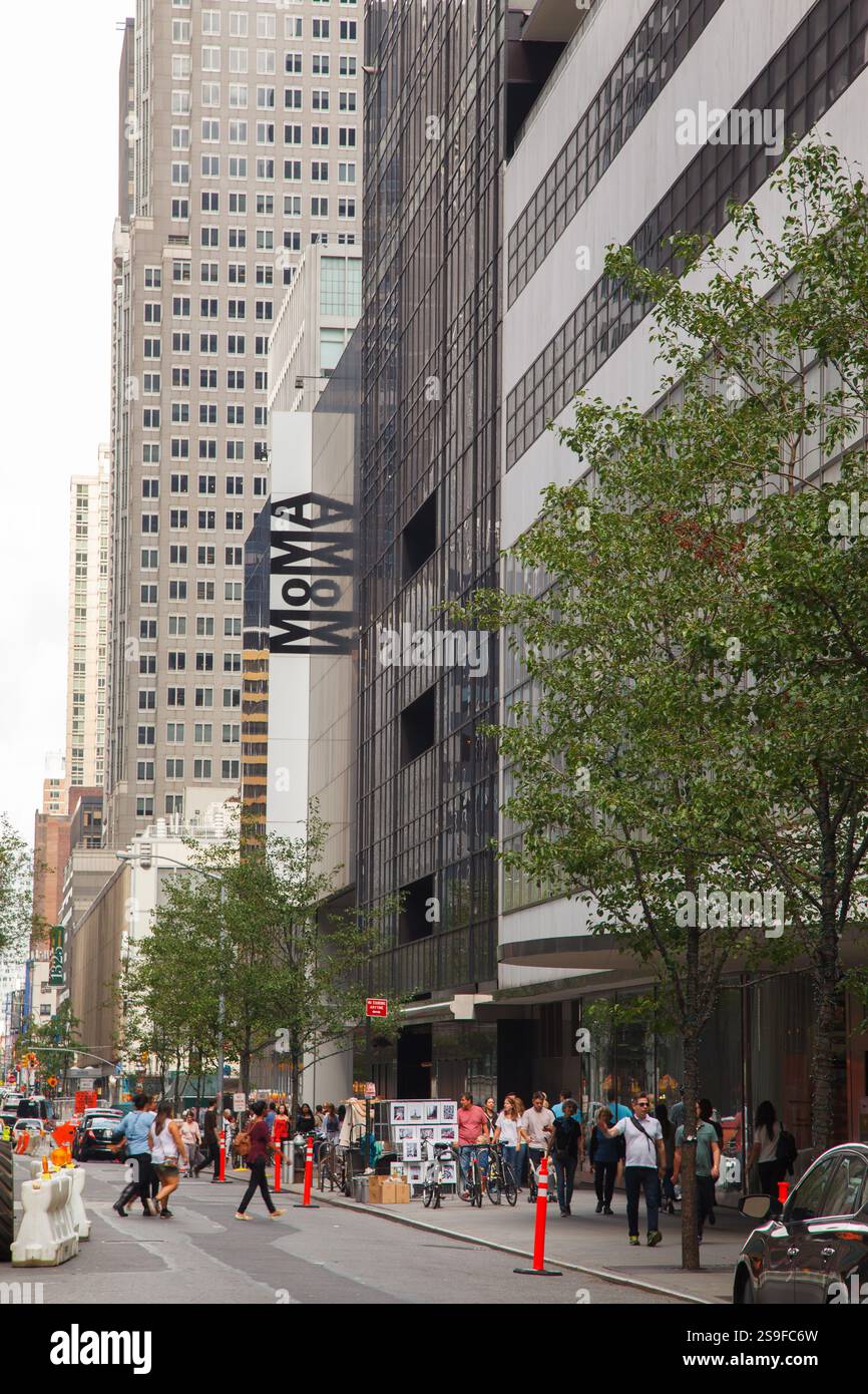 The MoMA Museum of Modern Art in Midtown Manhattan, New York City, USA ...