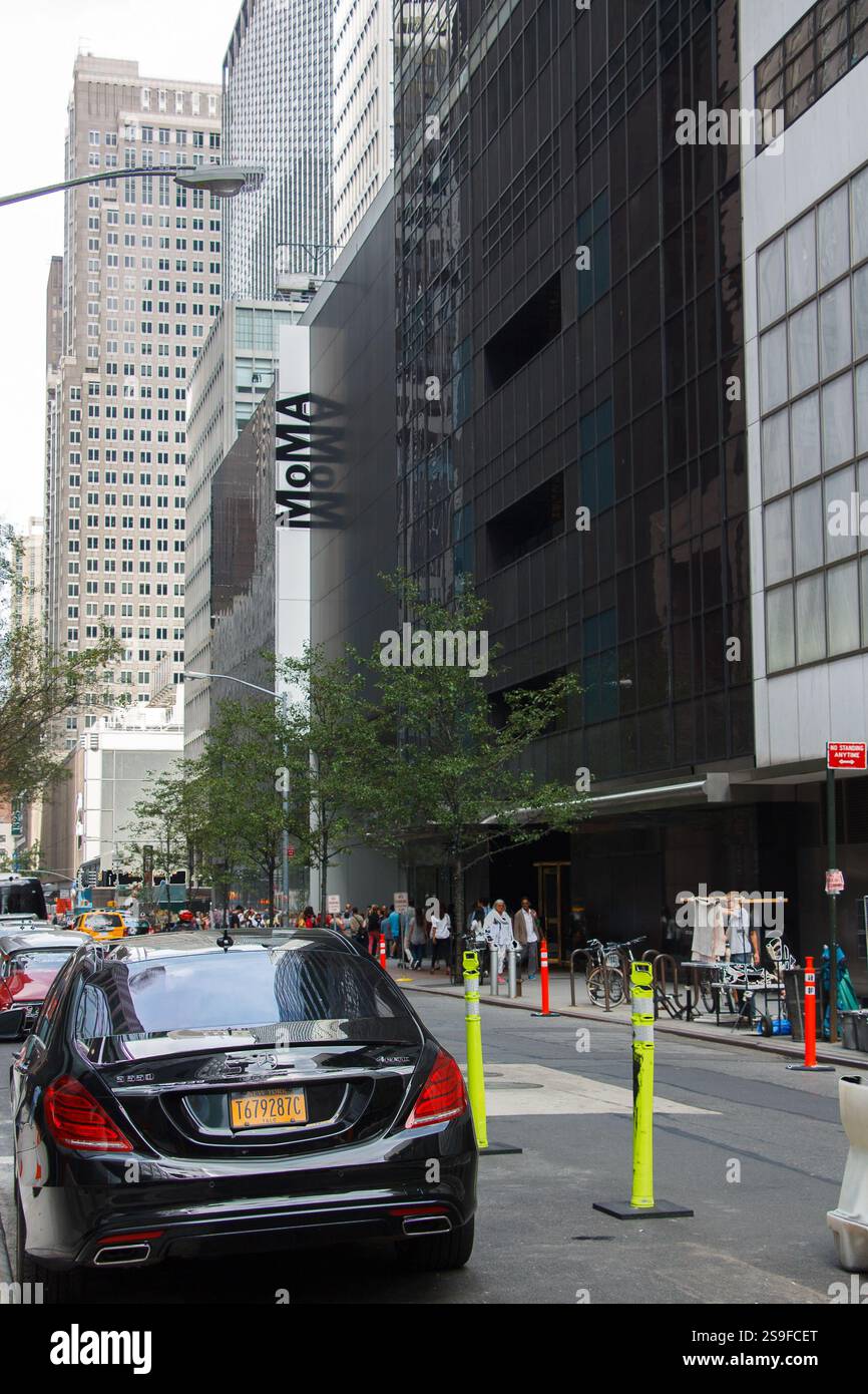The MoMA Museum of Modern Art in Midtown Manhattan, New York City, USA ...