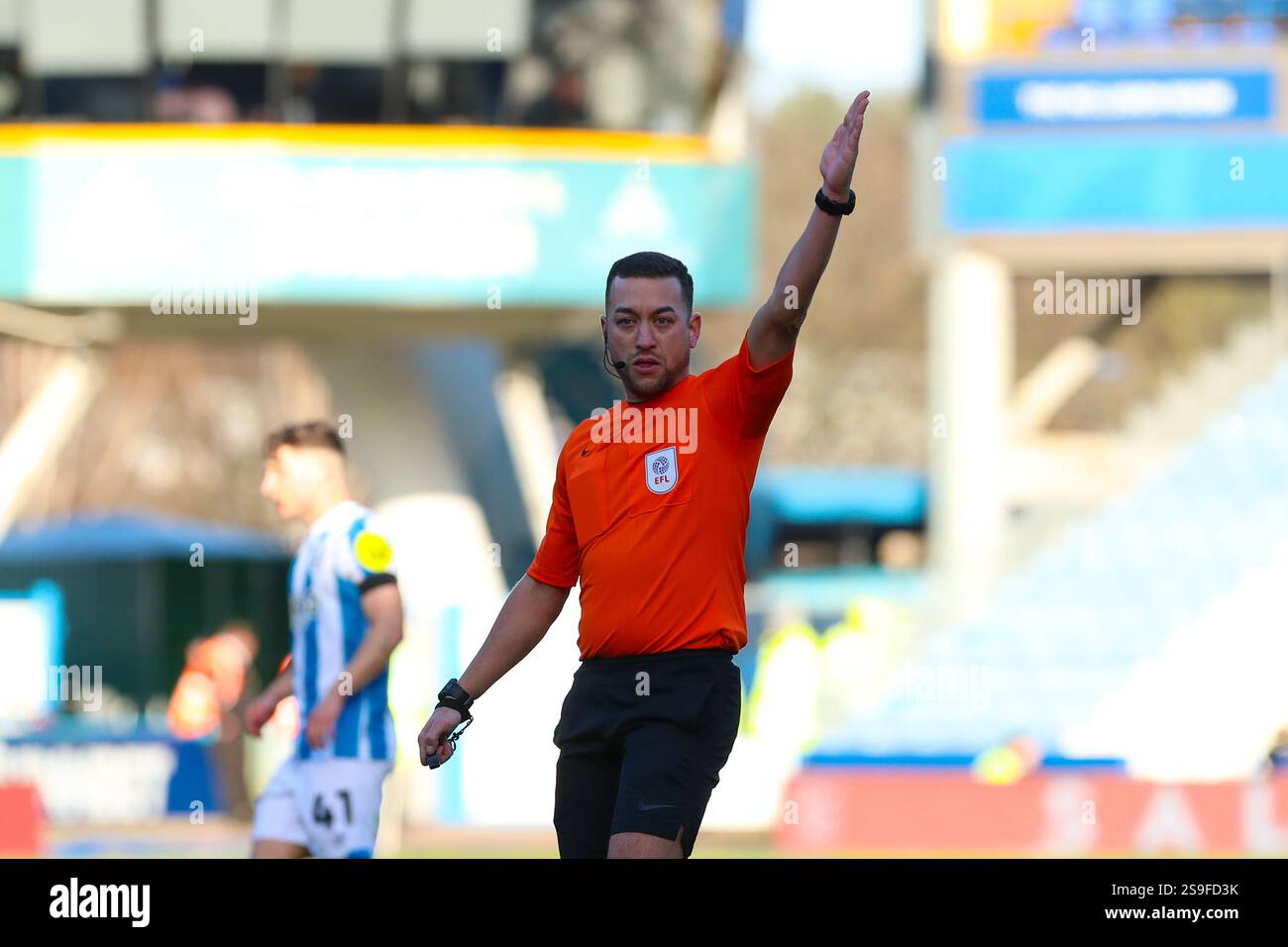 John Smith's Stadium, Huddersfield, England - 25th January 2025 Referee ...
