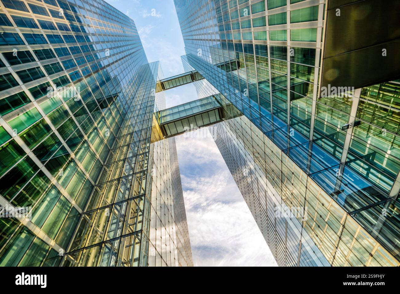 Highlight Towers, Büro-Hochhäuser in Schwabing-Freimann, München ...