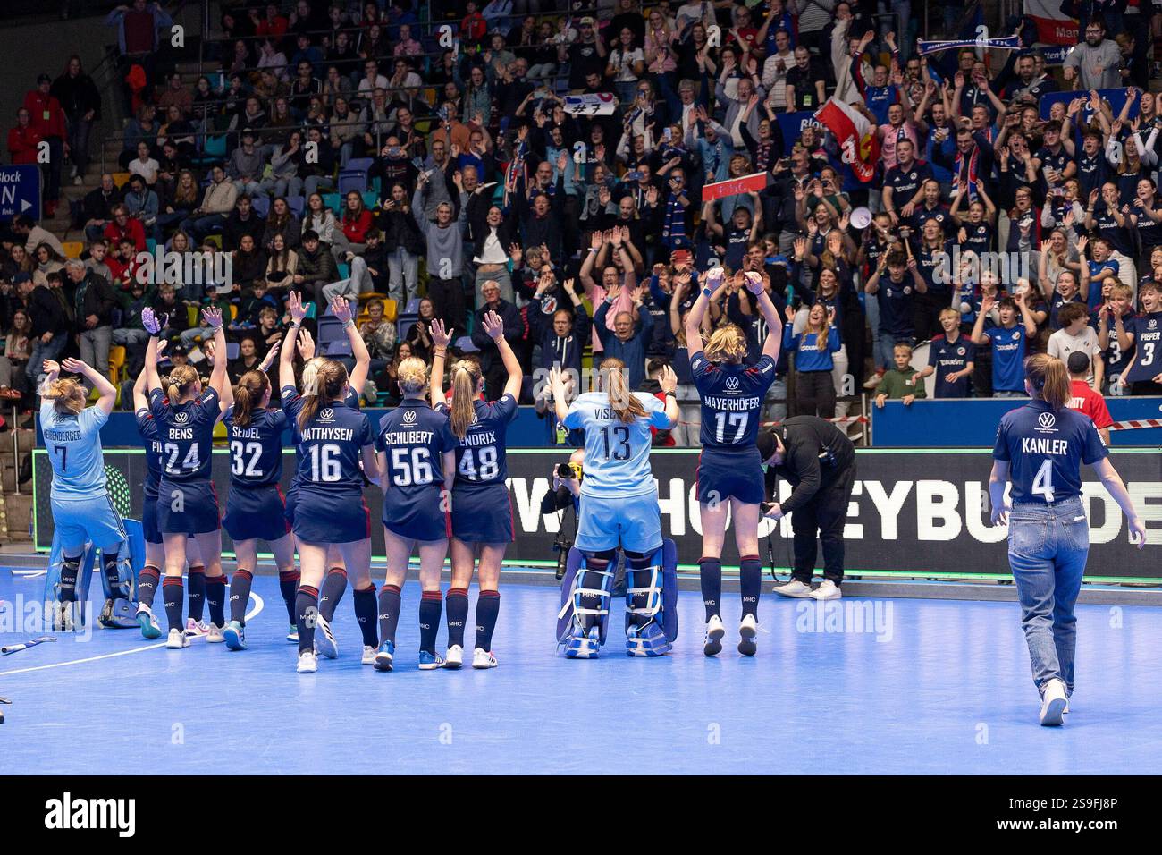 Leonie Weissenberger / Wei?enberger (Mannheimer HC #7) & Alexine ...