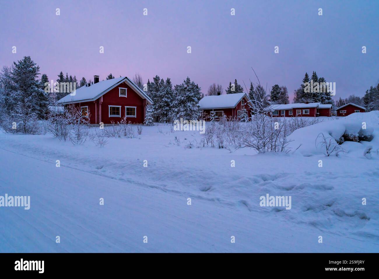 Beautiful winter landscape in Finnish Lapland around Akaslompolo ...